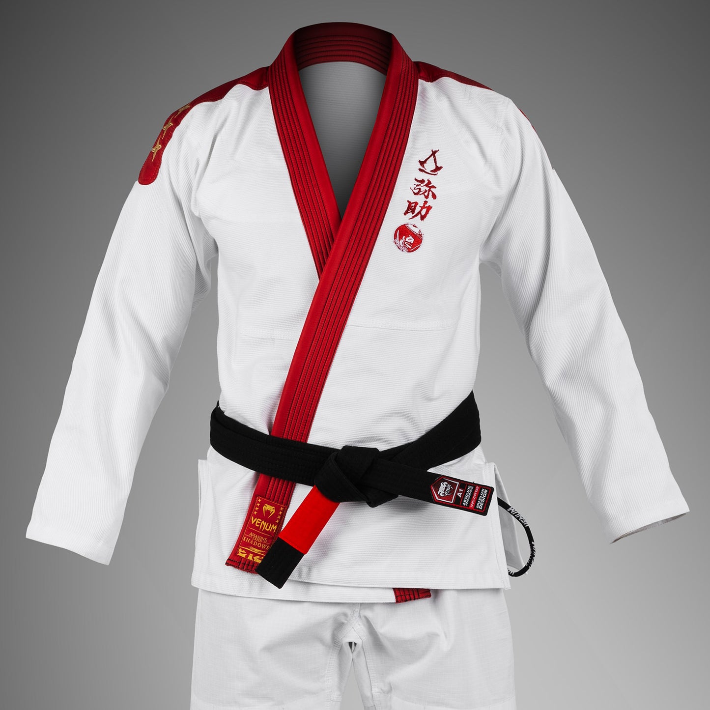Venum x Assassin’s Creed Shadows BJJ Gi - Wit/Rood - A5 - Venum Nederland